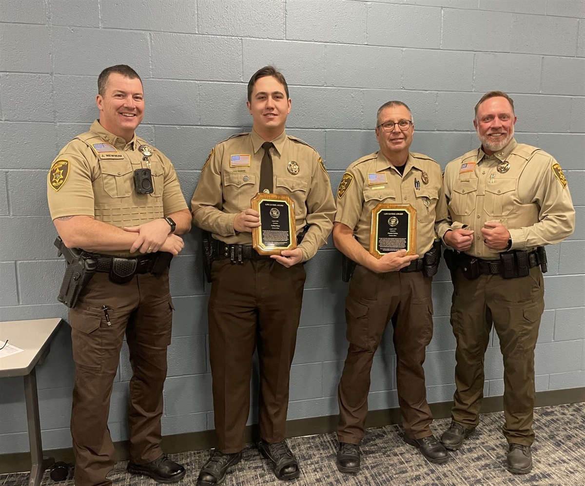 TWO YCSO DETENTION OFFICERS RECEIVE A LIFESAVING AWARD YCSOAZ.gov